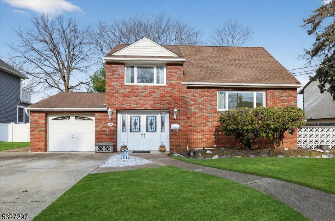 66 Jamros Ter Saddle Brook Twp., NJ 07663 | The Maggee Miggins Group