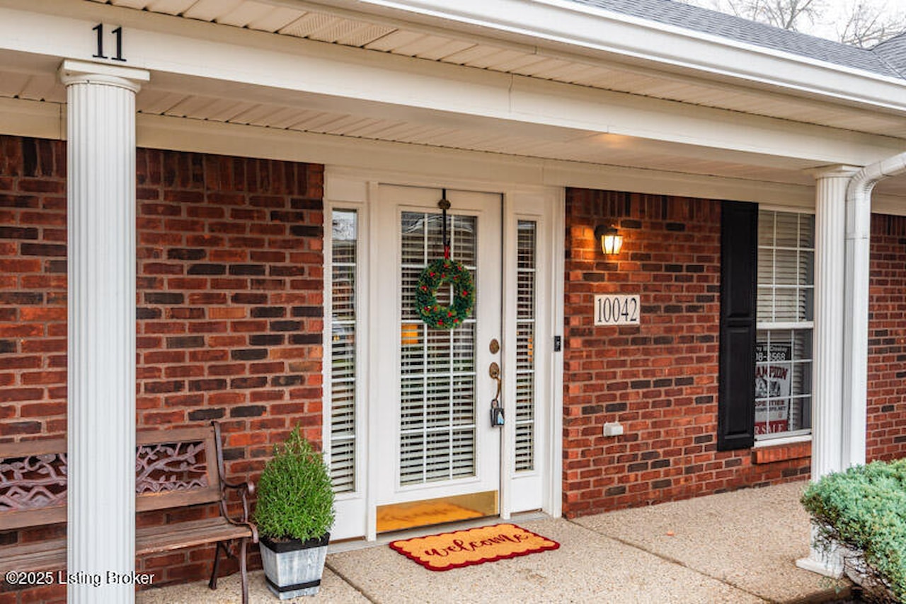 10042 Chenoweth Vista Way Louisville, KY 40299 | #1706183 | Chenoweth ...