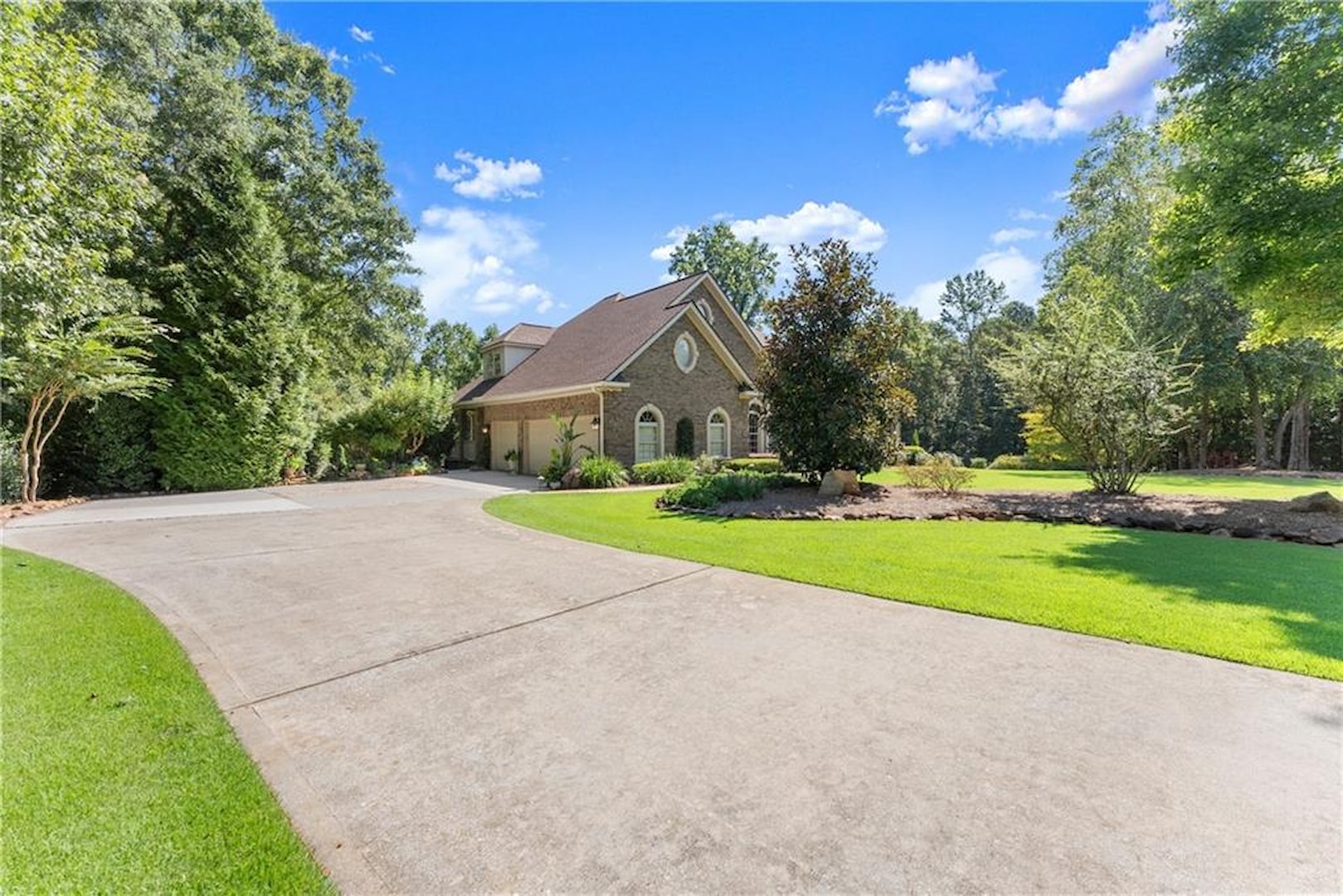 715 Antrim Glen Road Hoschton, GA 30548 | MLS 7639364