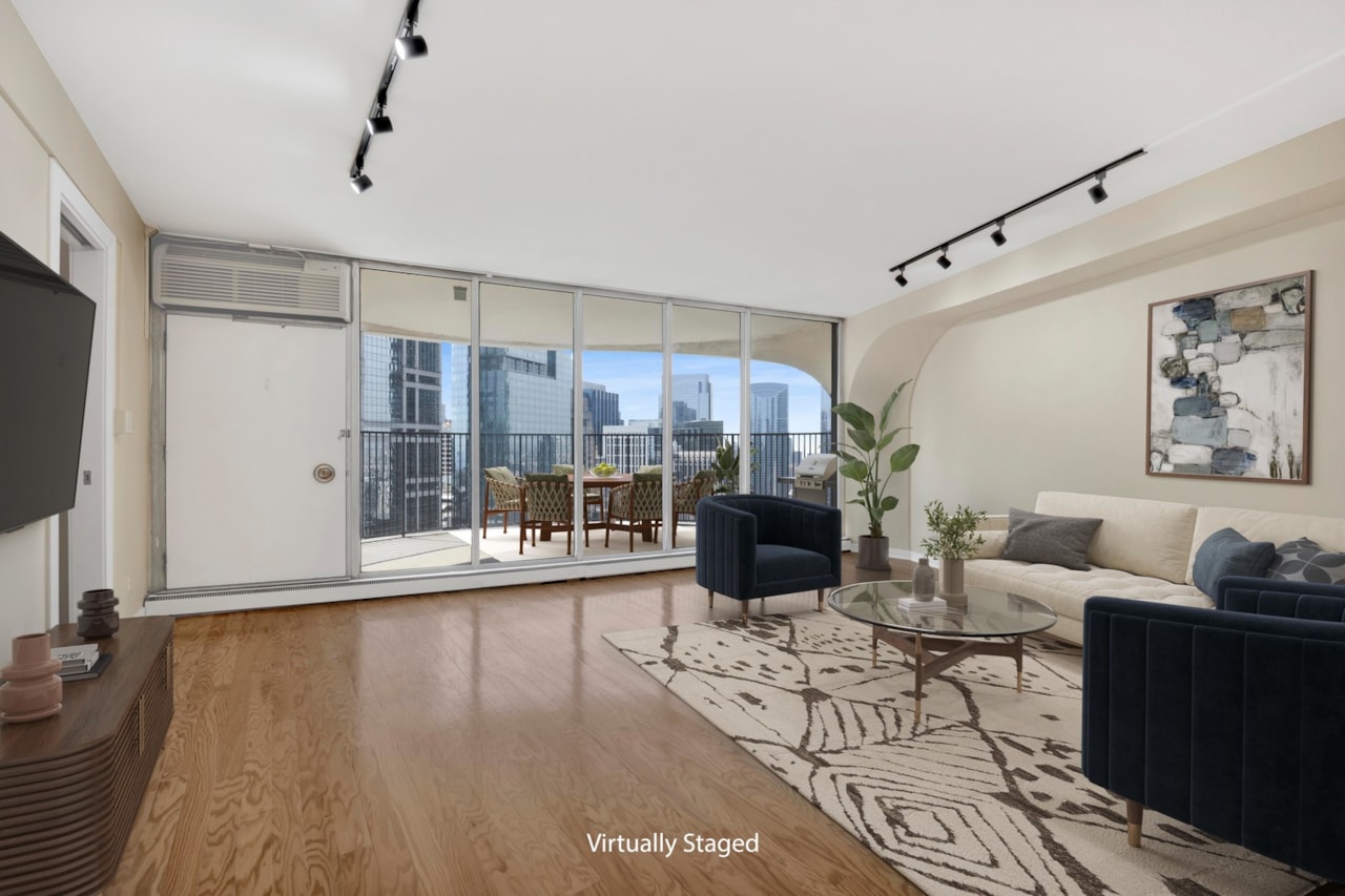 300 N State St #4512 in Chicago is offered for $329,000 - MLS # 12543074