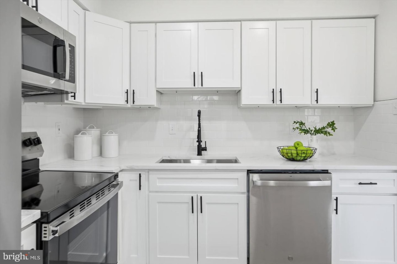 PHOTOS & DETAILS: 12 Marissa Ct, Baltimore, MD 21236 For Sale - MLS # ...