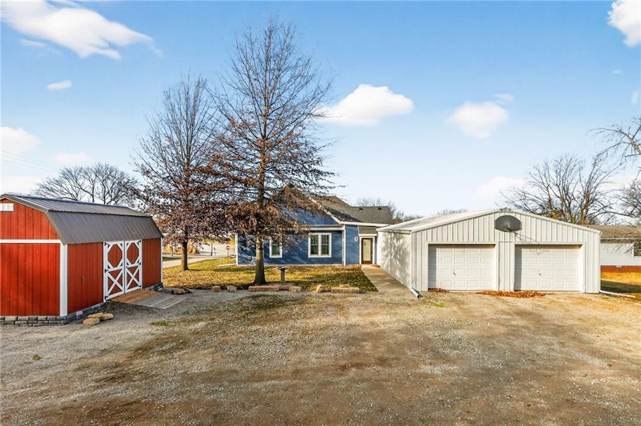 200 N Main St Oregon, MO 64473 | MLS 2583555