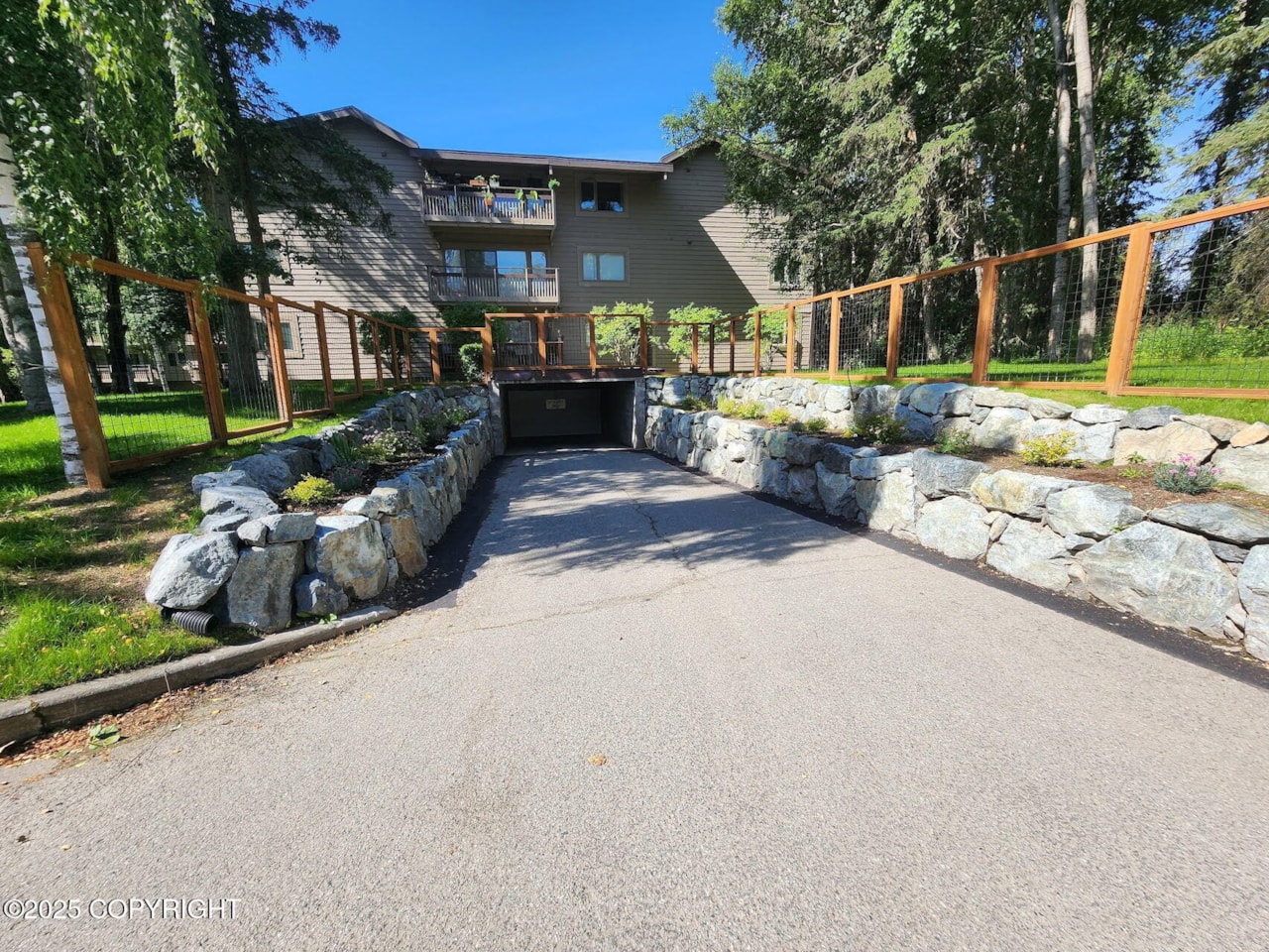 400 W 76th Ave #111 Anchorage, AK 99518 | MLS 25-13375