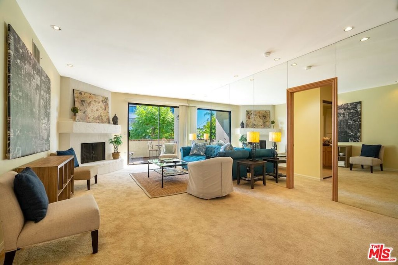 PHOTOS & DETAILS: 11755 Montana Ave #201, Los Angeles, CA 90049 For ...