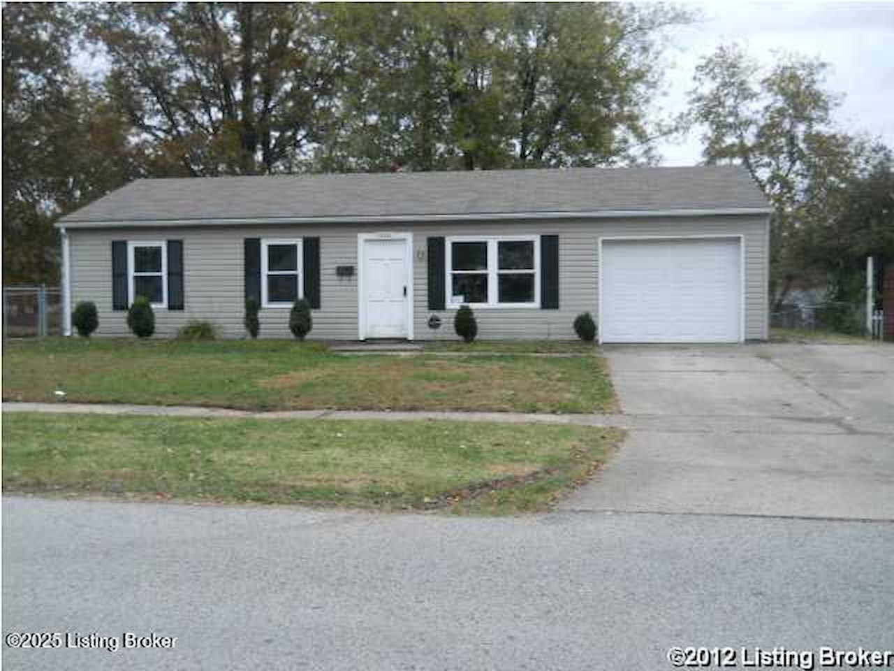 10016 Robsion Rd Jeffersontown, KY 40299 | #1706909 | Lejobet | $1,475 ...