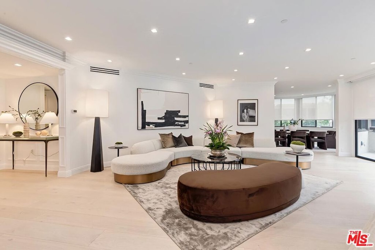 PHOTOS & DETAILS: 300 N Swall Dr #356, Beverly Hills, CA 90211 For Sale ...