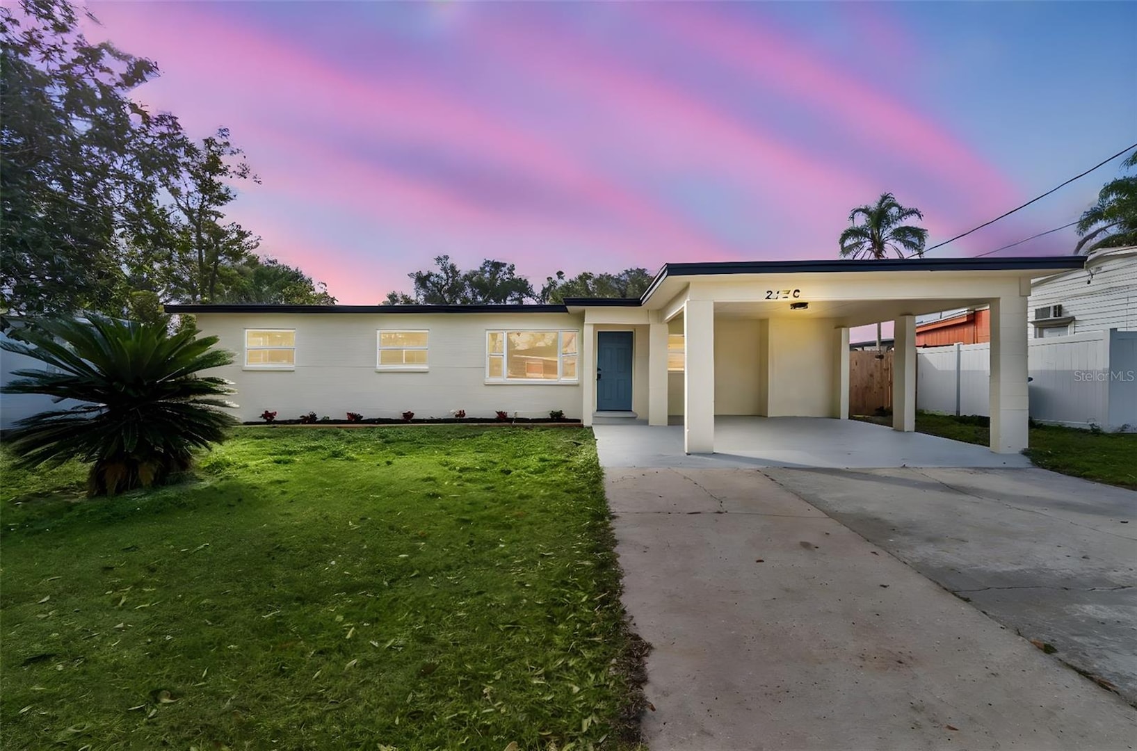 2136 W Minnehaha St - Tampa, FL 33604 - Ayalas Grove Sub 1st