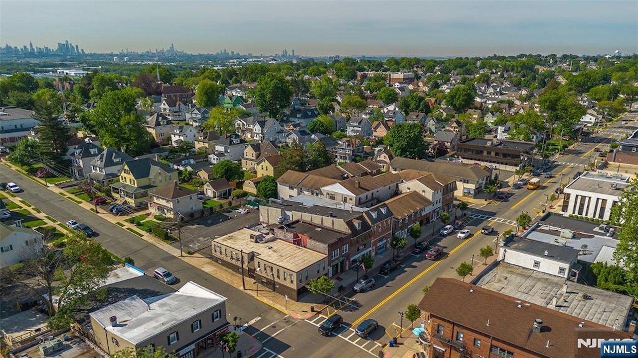 183 Boulevard Hasbrouck Heights, NJ 07604 | MLS 26002008