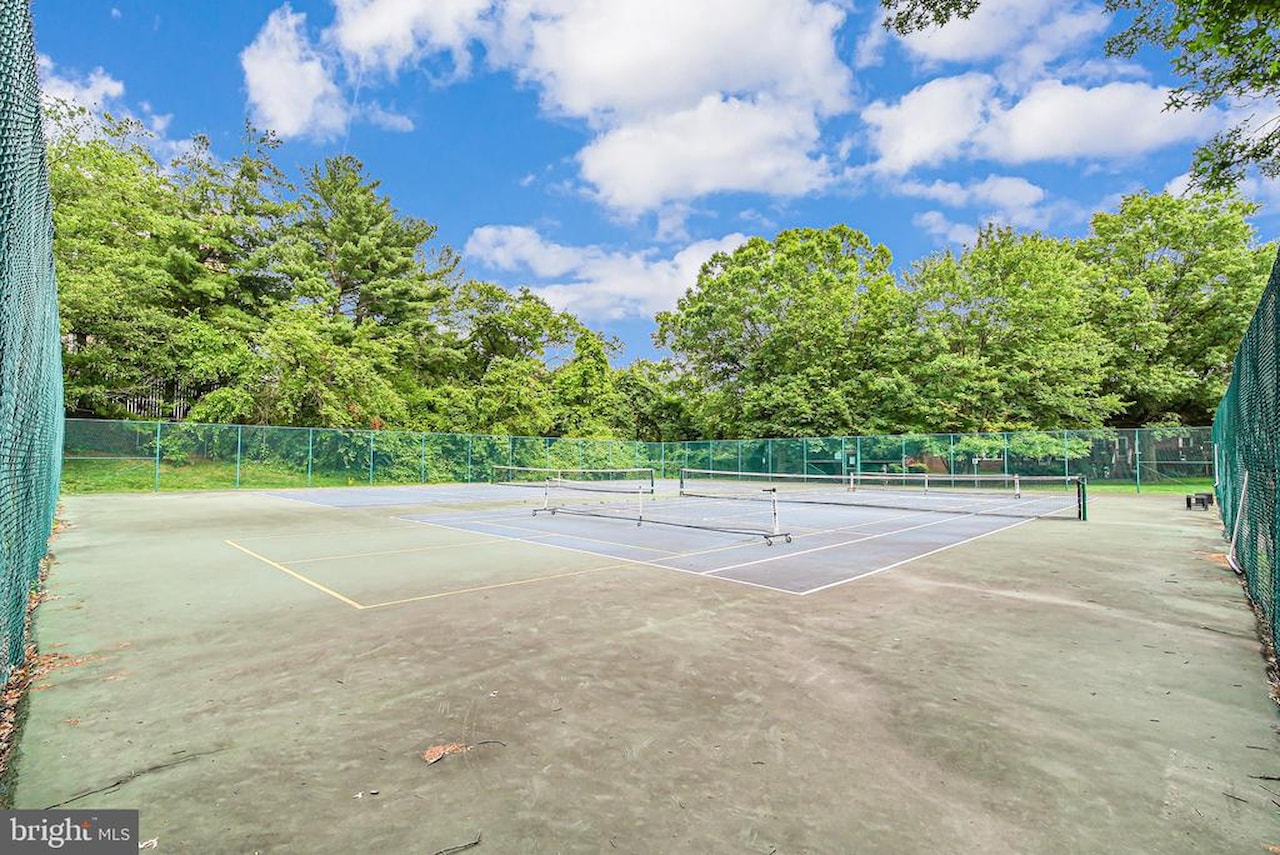 Arlington Village Arlington Village Arlington VA | 1100 S Barton St ...