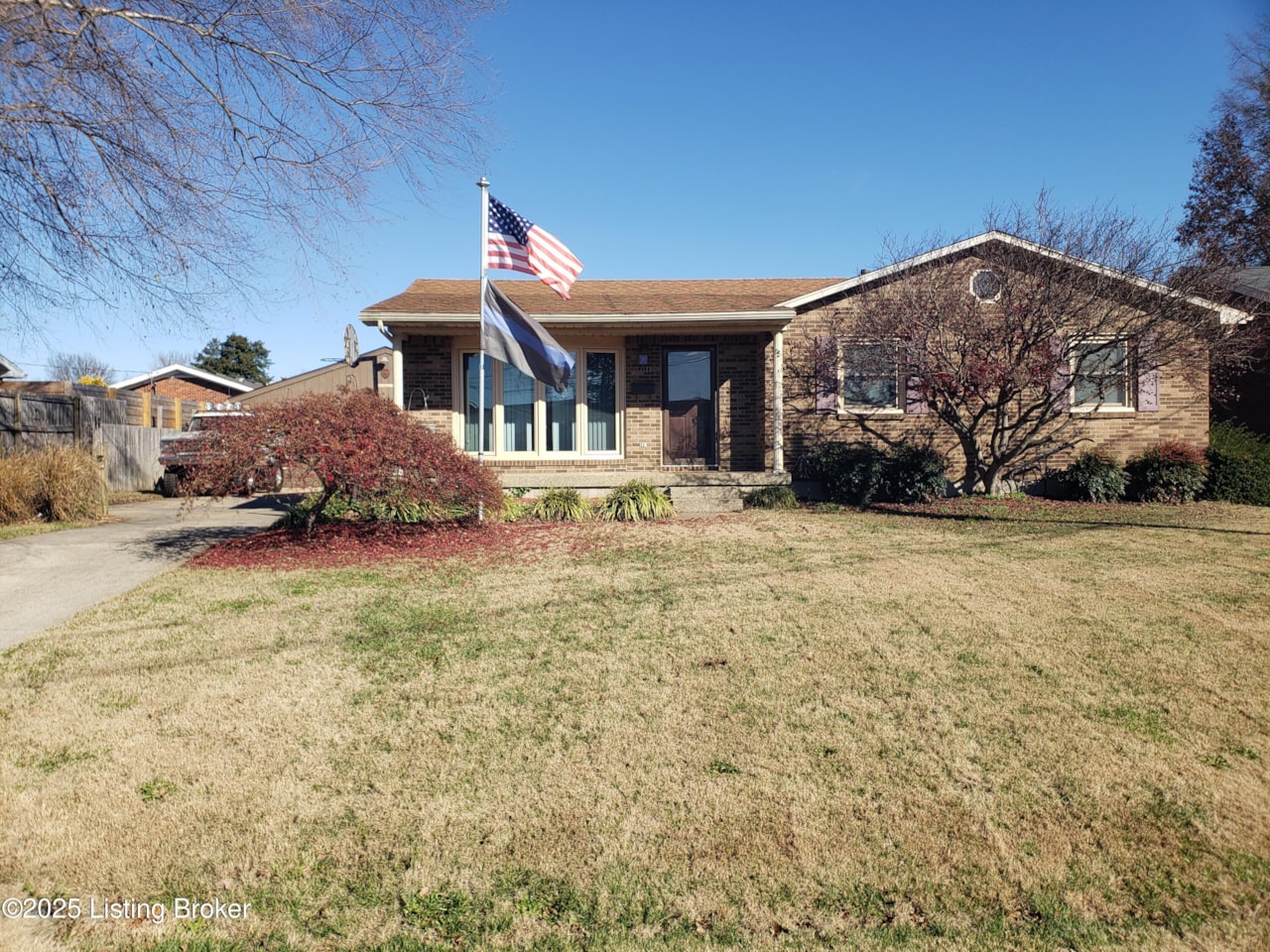 7011 Uranus Dr Louisville, KY 40258 | MLS 1704317