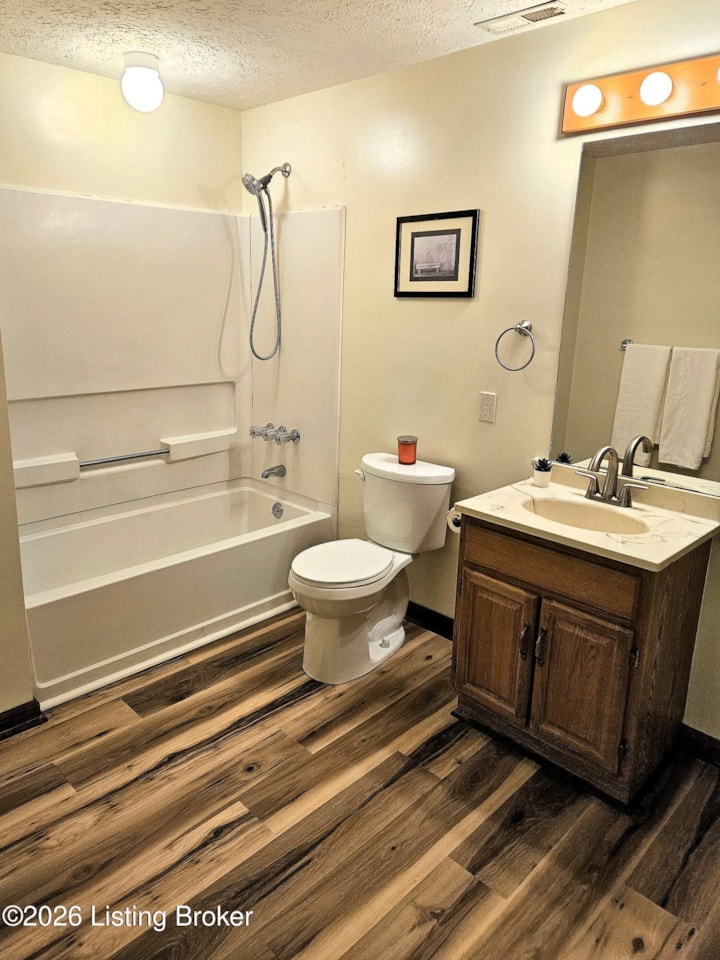 7204 Ben Franklin Ct Louisville, KY 40214 | #1707618 | York Town North ...