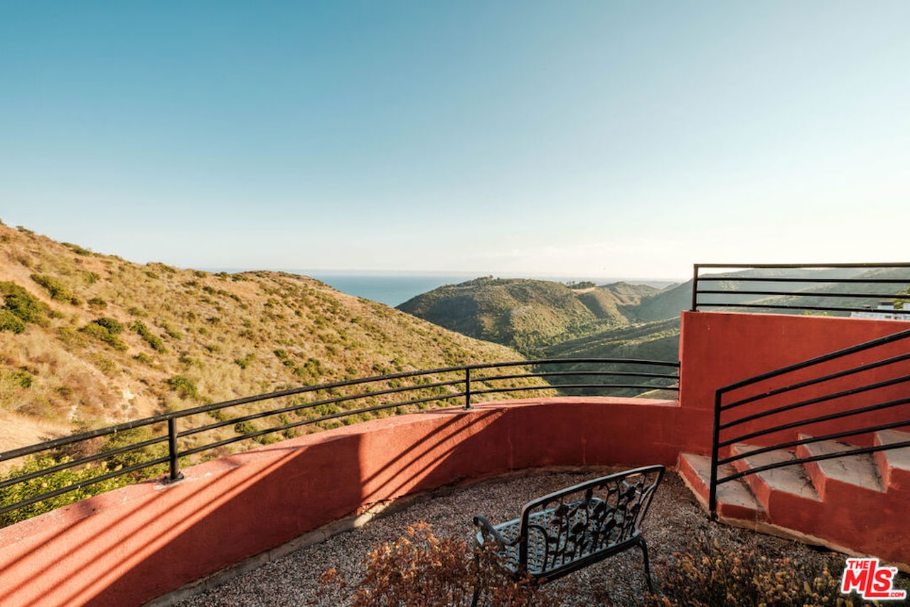 3029 Sequit Dr, Malibu | $1,262,625 | MrWestside