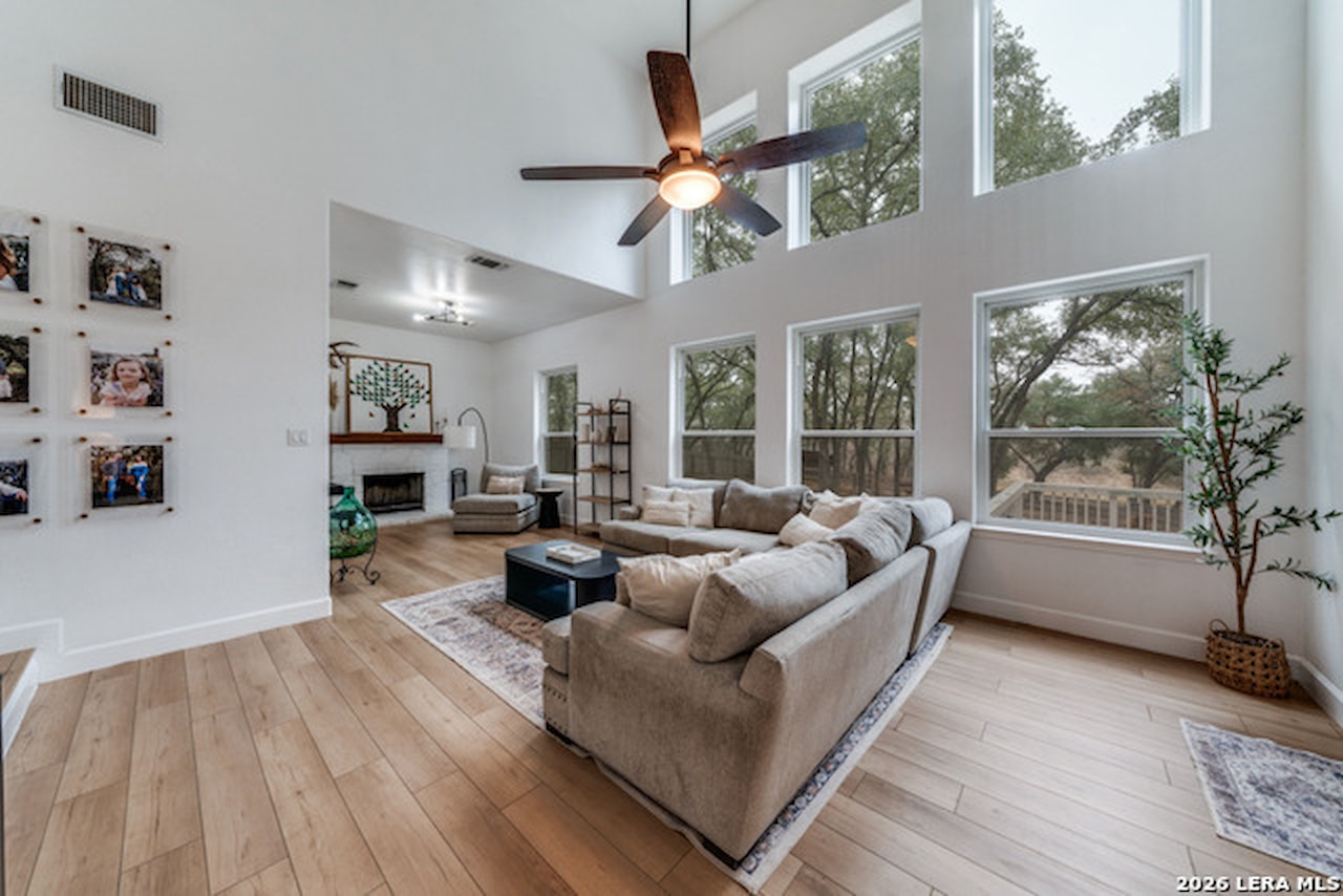 322 Dublin, Floresville, TX, 78114 | MLS # 1936725