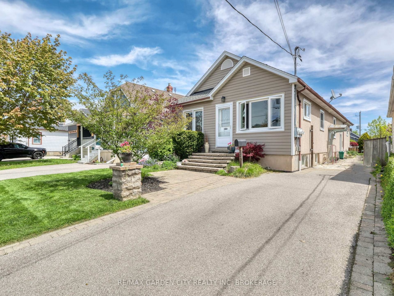home for sale: 28 Charles Ave, St. Catharines.