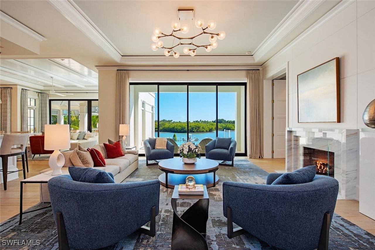 3777 Gordon Dr Naples, FL 34102 | MLS 226003751