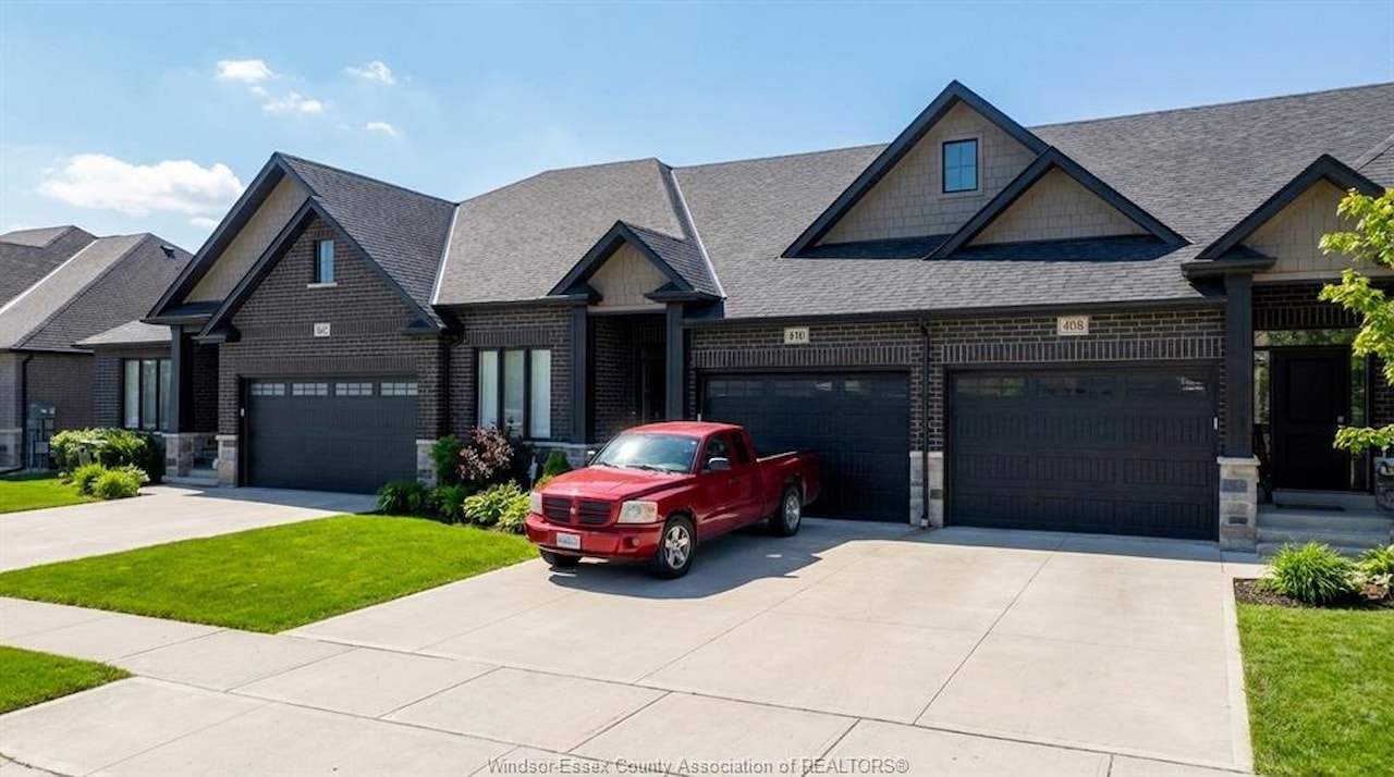 410 Caserta Crescent Lakeshore, ON N0R 1Z0 | MLS® 26001837