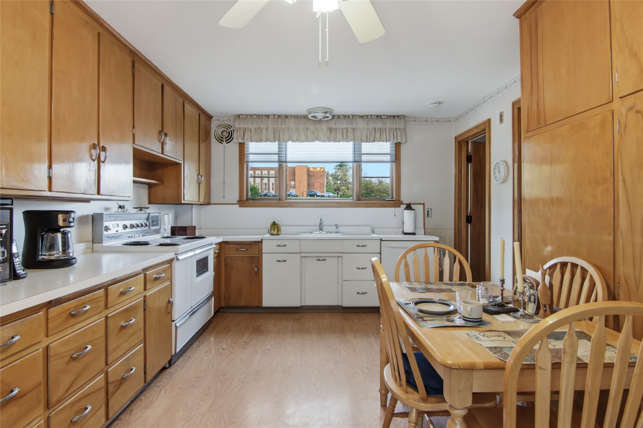 712 N Bridge St Chippewa Falls, WI 54729 | MLS 1601291