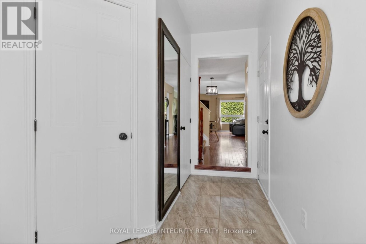 1 Chantilly Gate Ottawa, ON K2S2B2 | MLS X13192404