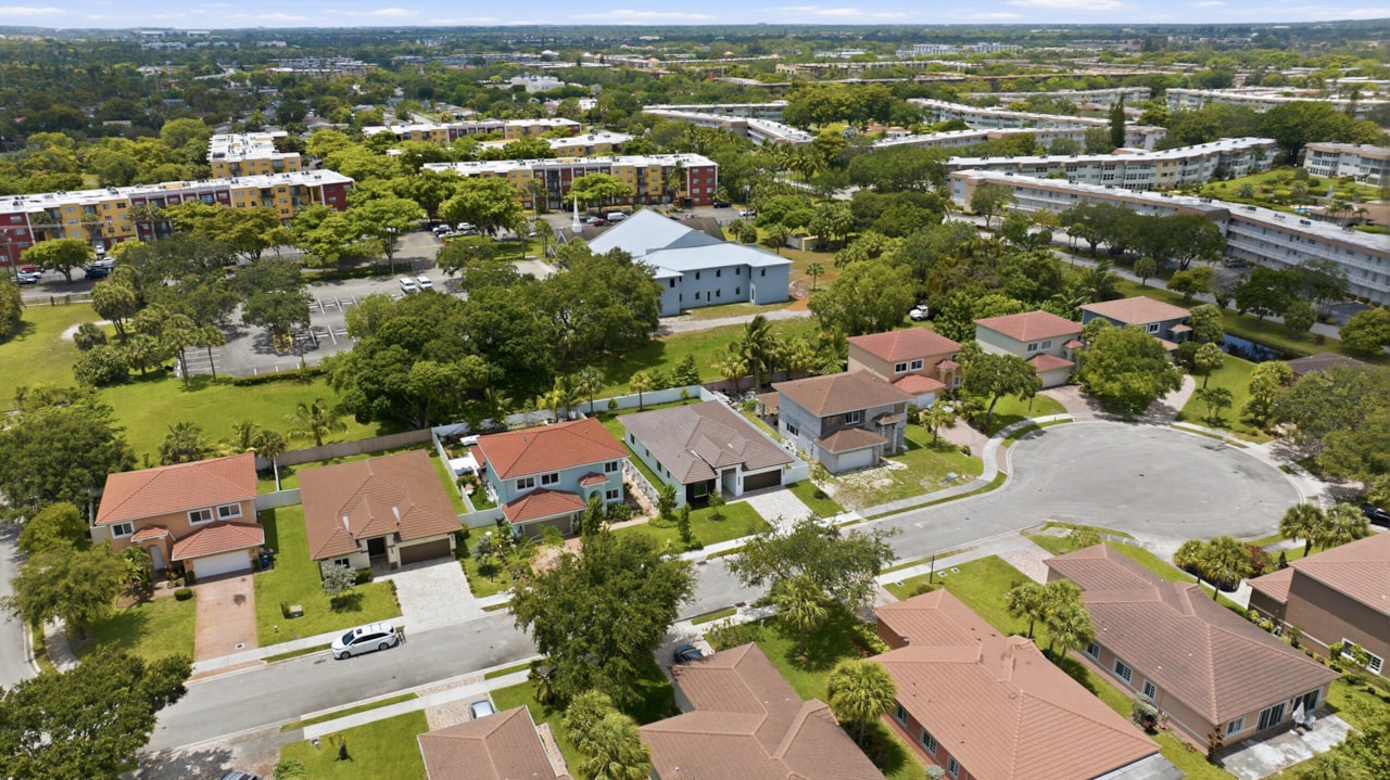 4530 NW 36th Ct Fort Lauderdale, FL 33319 | MLS B26033900