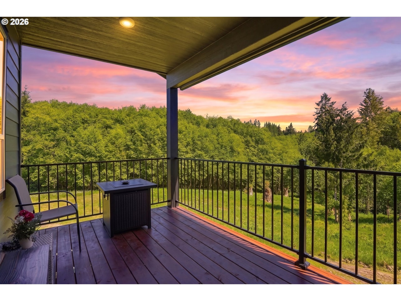 200 Red Hawk DR, Castle Rock, WA 98611