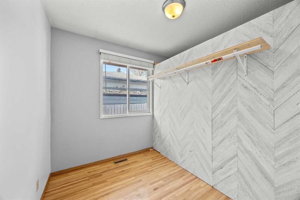 3050 30A St SE, Calgary, AB for sale - MLS A2315831, List price: $449,900