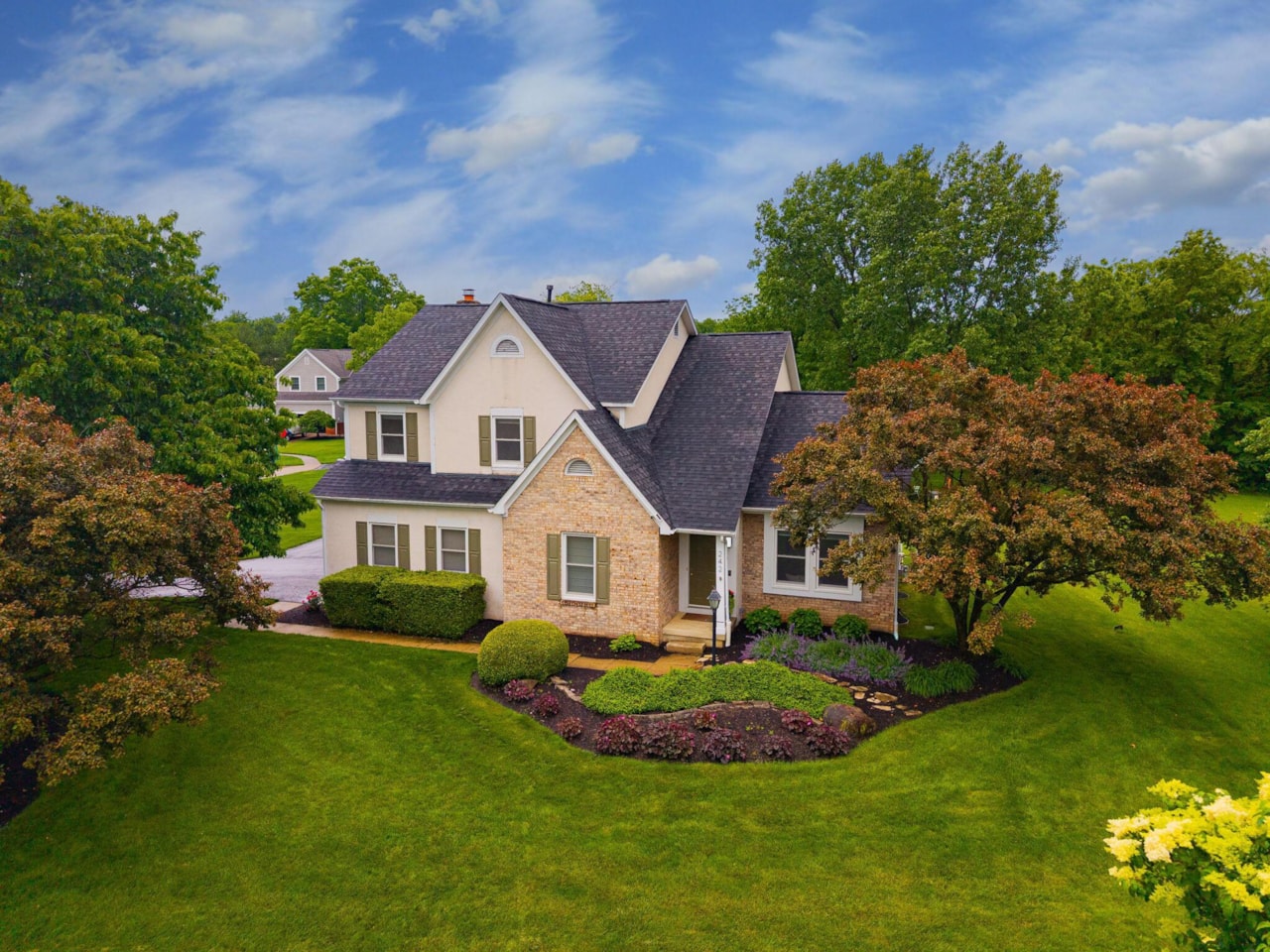 242 Farm Creek Dr Columbus, OH 43230 | Vision Realty Inc.