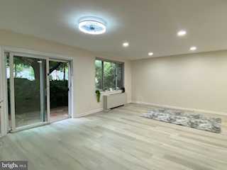 PHOTOS & DETAILS: 1900 Lyttonsville Rd #114, Silver Spring, MD 20910 ...