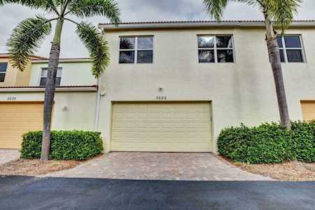 Centra Townhomes for Sale | Boca Raton Real Estate