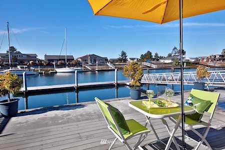 Lagoon Point Waterfront Homes in Whidbey Island, WA (Local Waterfront ...