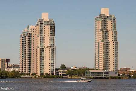 Waterfront Square Condos for Sale | 901 N Penn St Philadelphia