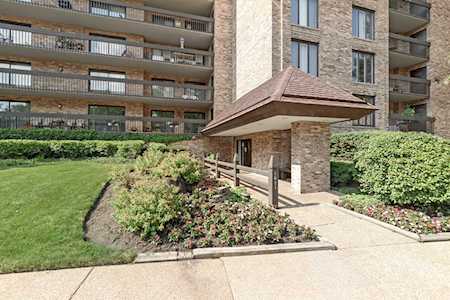Mission Hills Condos For Sale - Citadel Northbrook IL