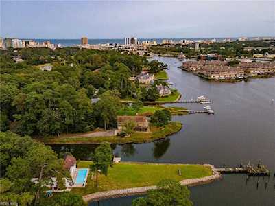Bay Colony, The Best Neighborhoods in Virginia Beach