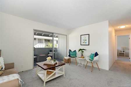 Maila Gibson-Bandmann | DwellHawaii.com