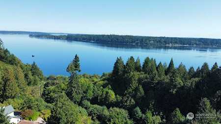 Steamboat Island Waterfront Homes (Local Waterfront Specialists)