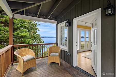 Vashon Island Waterfront Homes (Local Waterfront Specialists)