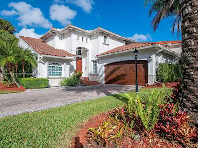 Doral Estates Villas, Doral, FL Real Estate & Homes for Sale
