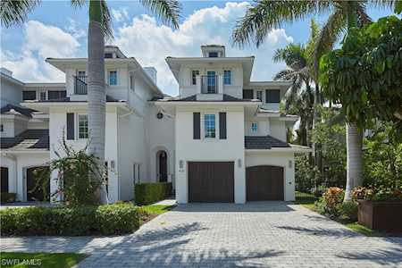 SoCe Flats - 101 8th St S Naples FL 34102 - Old Naples Condos