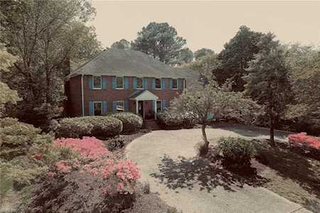 Bay Colony, The Best Neighborhoods in Virginia Beach