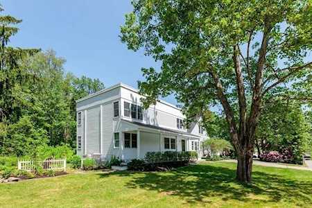 Mid-Century Modern Style Homes for Sale in Massachusetts - Signal Real ...