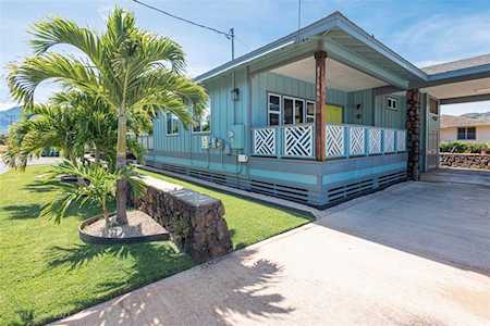 Waianae, Hawaii | The Ultimate Shopping, Restaurant, & Neighborhood Guide