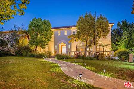 Fremont Place Homes for Sale | Fremont Place Los Angeles Real Estate