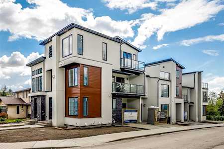 Townhouses for Sale in Calgary - Townhomes in Calgary