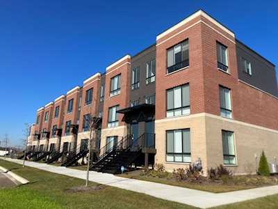 Northgate at Veridian Real Estate and townhomes for sale in Schaumburg
