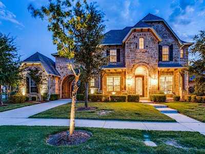 3 Car & Oversized Garage Homes for Sale