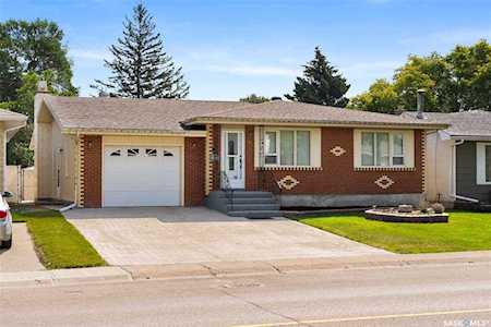 Garden Ridge - Homes for Sale in Garden Ridge Regina