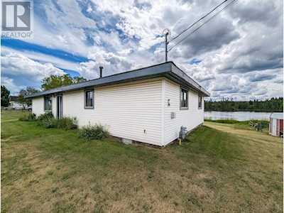 100 Mile Waterfront For Sale & MLS® Listings | Loyal Homes