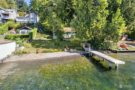 Holmes Point Waterfront Homes in Kirkland, WA (Local Waterfront ...