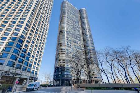 Harbor Point Condos of Chicago | 155 N Harbor Drive