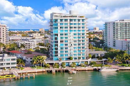 Lincoln Bay Towers Condos for Sale | 1450 Lincoln Rd