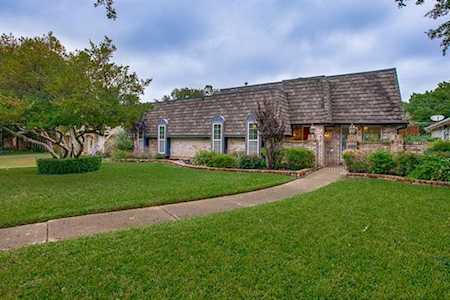 Homes for Sale in Moss Farms in Northeast Dallas, Texas